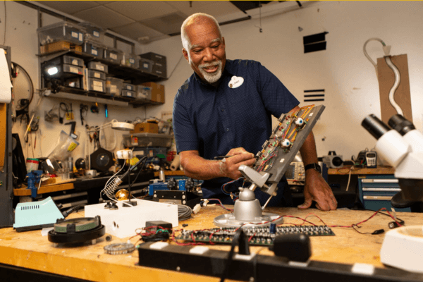 Lanny Smoot, Extraordinary Disney Innovator Earns 100 Patents ...